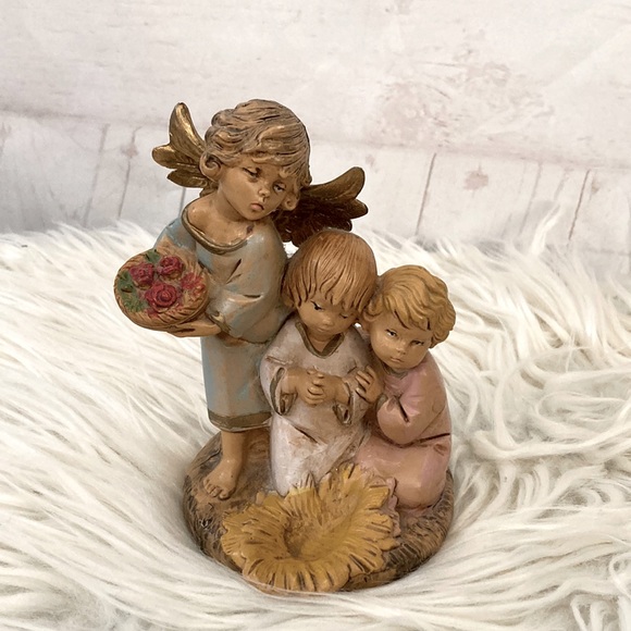 M Made In Italy | Holiday | Angel Boy Girl Nativity Statue Missing Baby ...